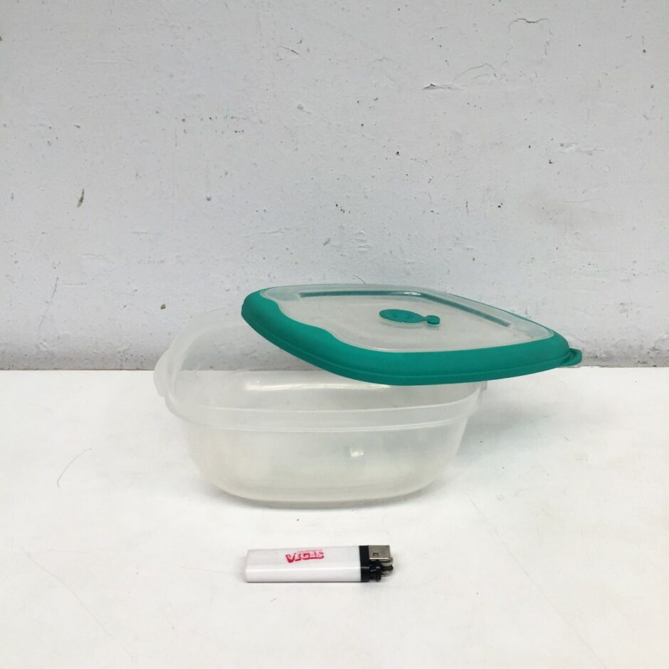 Tupper con borde turquesa – Vegas Alquila